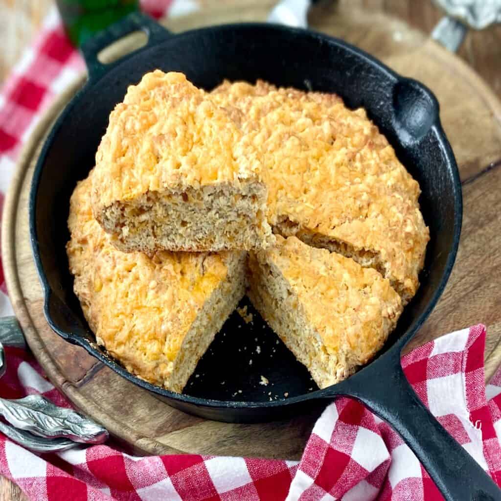 Cheddar Cheese Ring - SmartyPantsKitchen